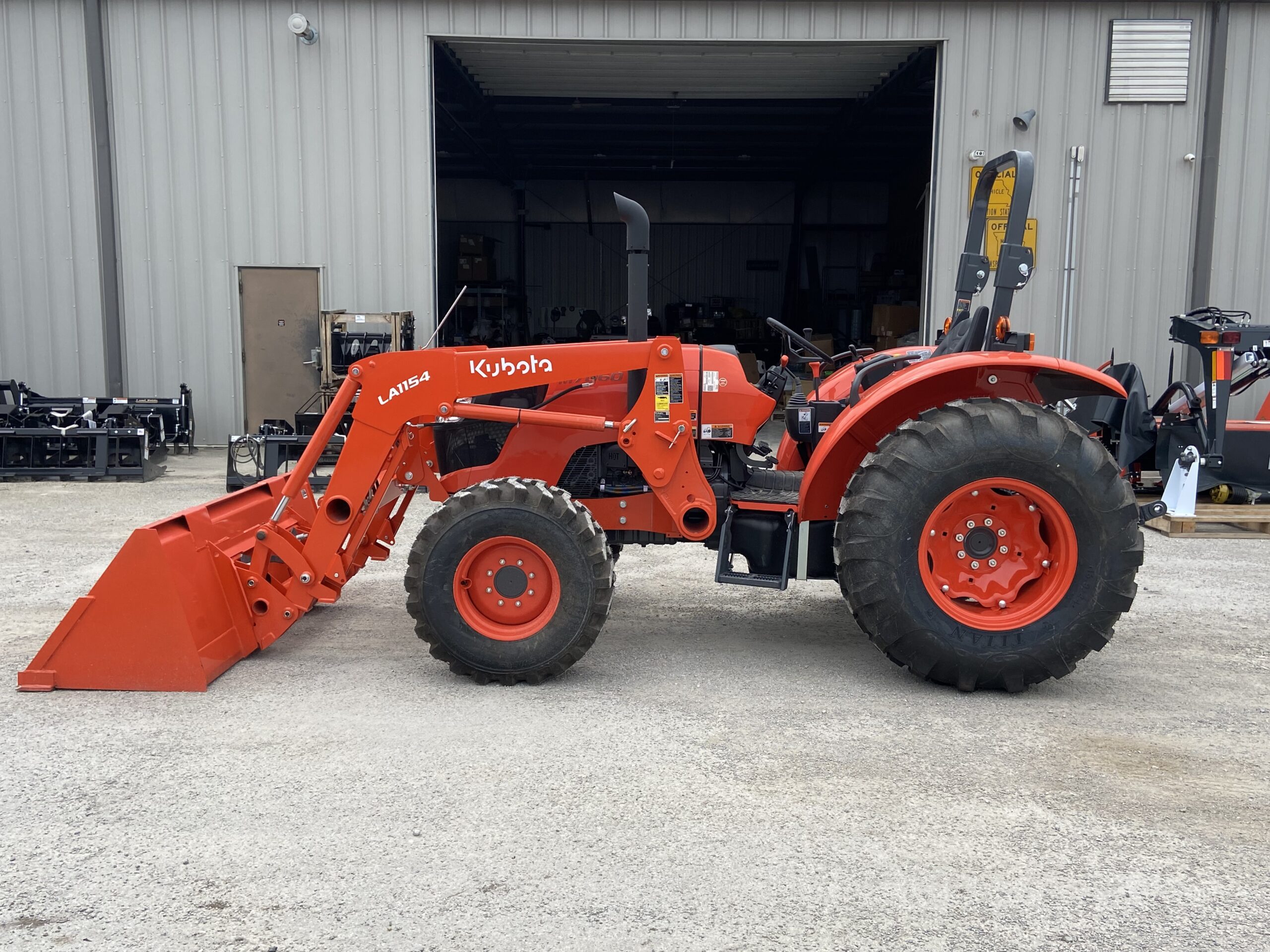 KUBOTA M7060 - Marshall Service Company